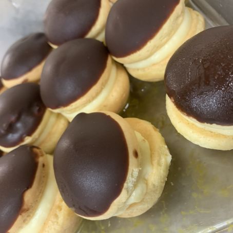 Kokakia (Greek cream puffs with chocolate glaze) Recipe - (4/5)